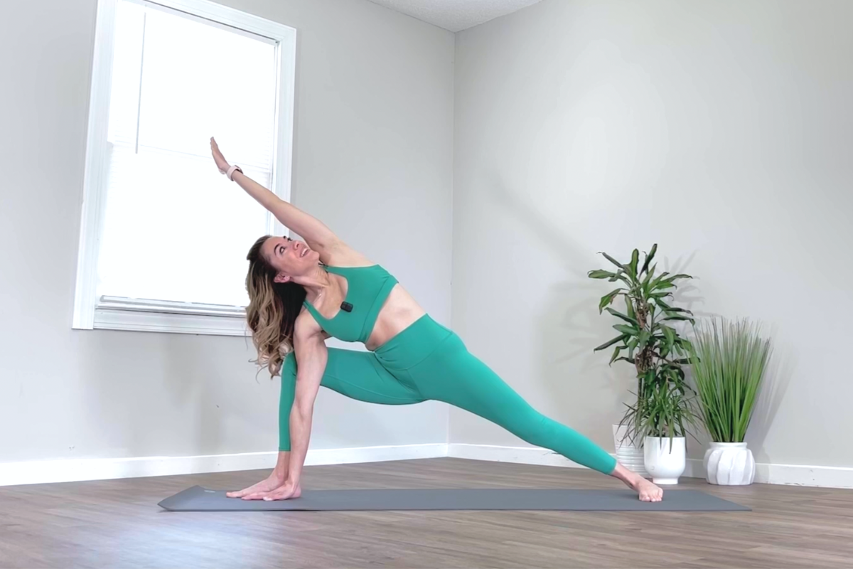 How to Do Side Angle Pose (Parsvakonasana) and Anatomy Break Down – Jen ...